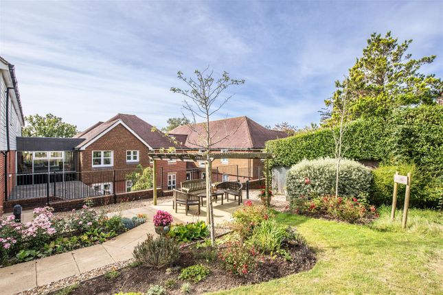 Mutton Hall Hill, Heathfield TN21, 2 bedroom property for sale ...