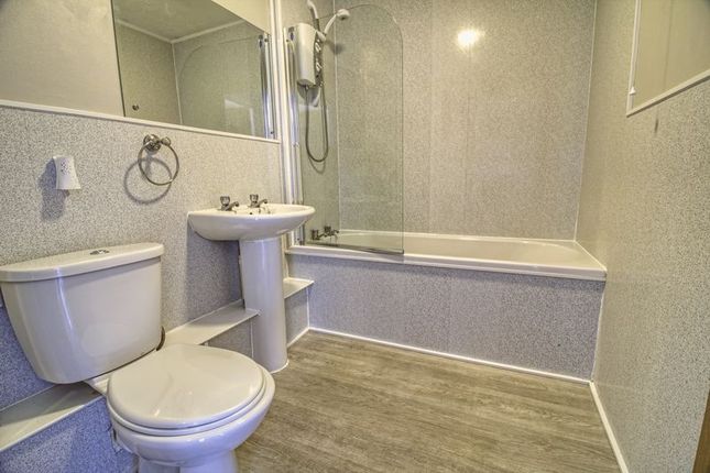 2 bed flat for sale in Lealholme Court, Howdale Road, Sutton-On-Hull ...