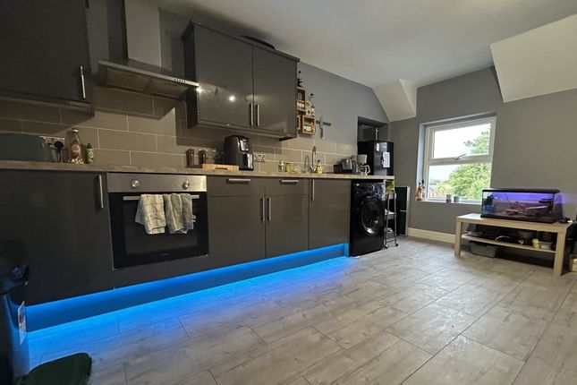 Flat 4, The Grove, Ithon Road, Llandrindod Wells LD1, 2 bedroom flat ...