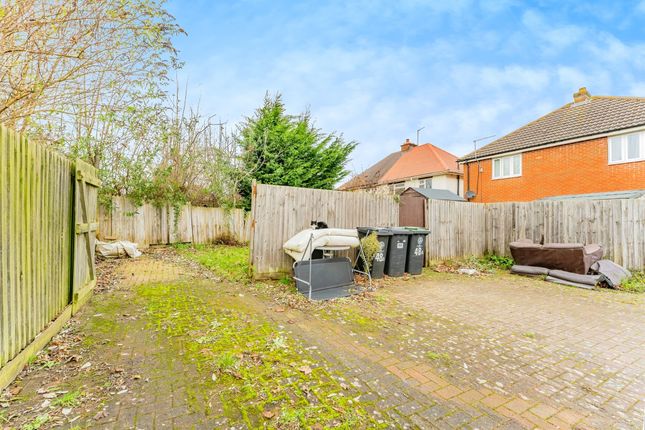 Highfield, Woodford, Kettering NN14, 3 bedroom semi-detached house for ...