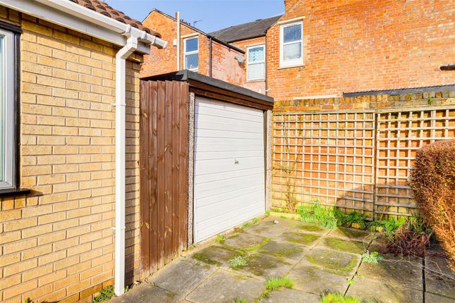 Durham Close, Nottingham, Nottinghamshire NG2, 3 bedroom detached ...