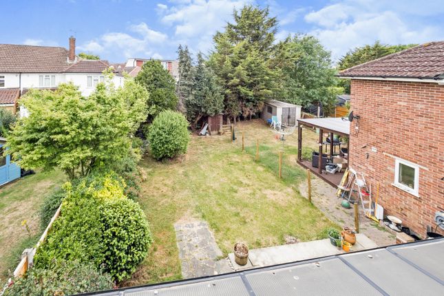 Fairview Drive Chigwell Ig7 3 Bedroom Semi Detached House For Sale