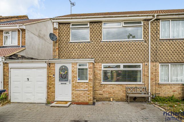 Farrfield, Upper Stratton, Swindon SN2, 3 bedroom semi-detached house ...
