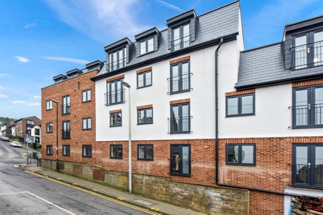 Luton Road, Chatham, Kent. ME4, 1 bedroom flat to rent - 60775316 ...