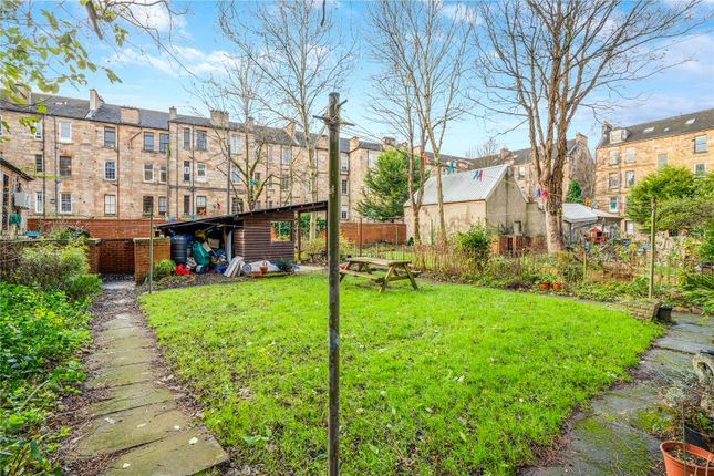 Albert Avenue, Queens Park, Glasgow G42, 2 bedroom flat for sale ...