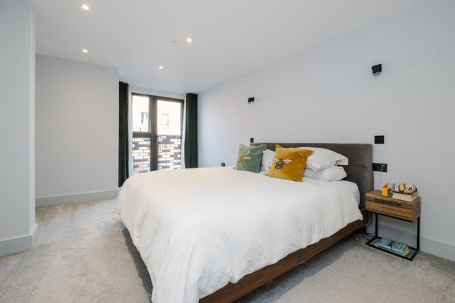 Tottenham Lane, London N8, 2 bedroom flat for sale - 69671324 ...