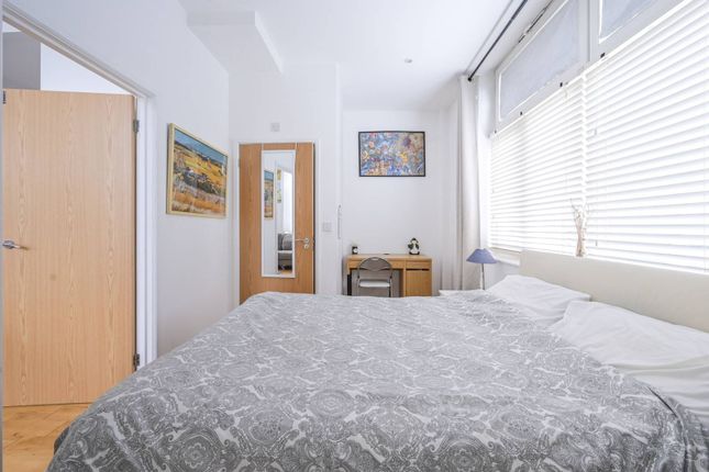 Stepney Causeway, Limehouse, London E1, 3 bedroom flat for sale ...