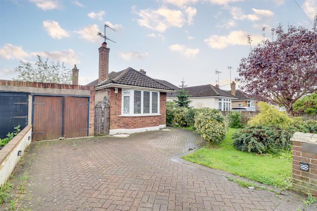 Hart Road, Benfleet SS7, 3 bedroom semi-detached bungalow for sale ...