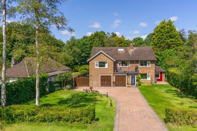 Mount Close, Crawley RH10, 6 bedroom detached house for sale - 68206376 ...