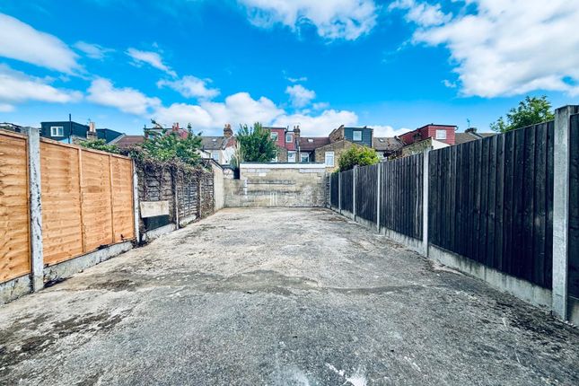 Clements Road, London E6, 4 bedroom terraced house to rent - 70174166 ...