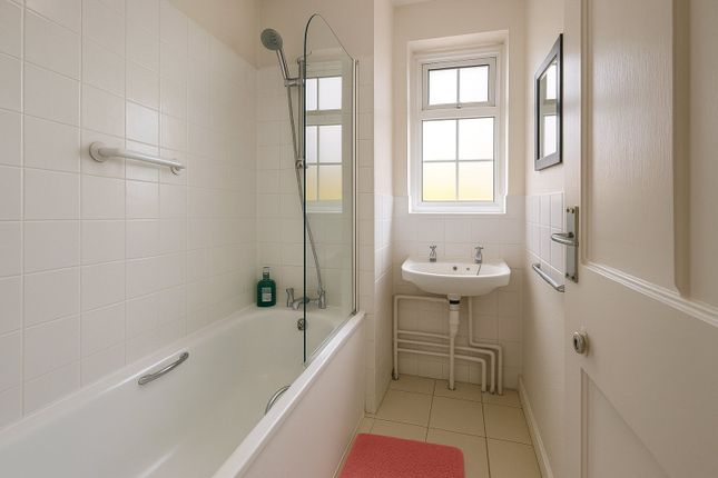 Reardon Street, London E1W, 2 bedroom flat to rent - 69934914 ...