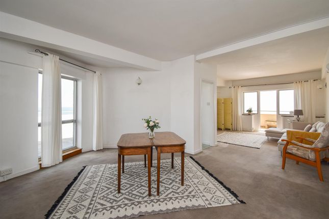 Marine Court, St. Leonards-On-Sea TN38, 2 bedroom flat for sale ...