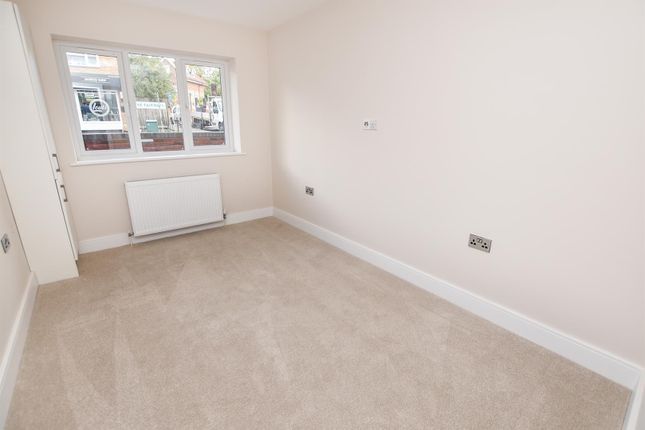 High Road, Benfleet SS7, 1 bedroom flat for sale - 66105556 | PrimeLocation