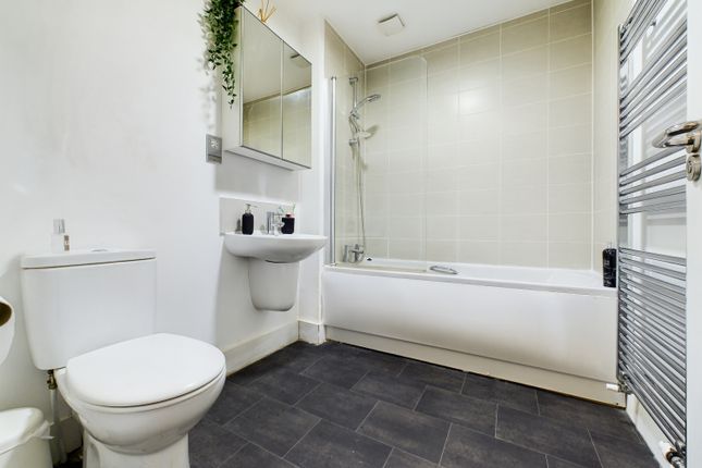 James View, Bordon, Hampshire GU35, 3 bedroom semi-detached house for ...