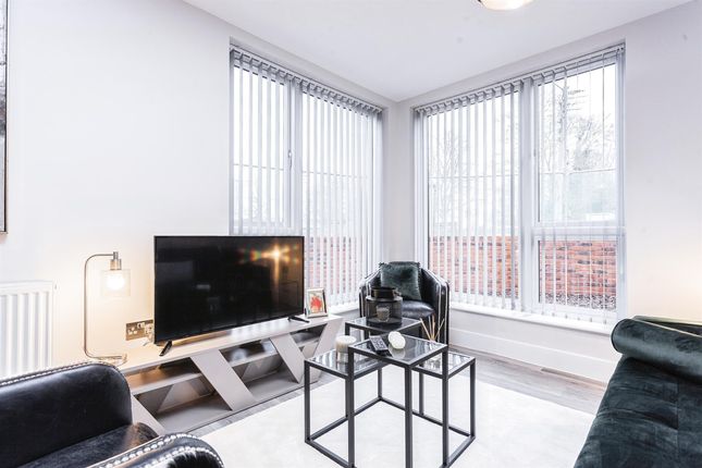 Royal George Road, Burgess Hill RH15, 2 bedroom flat for sale ...