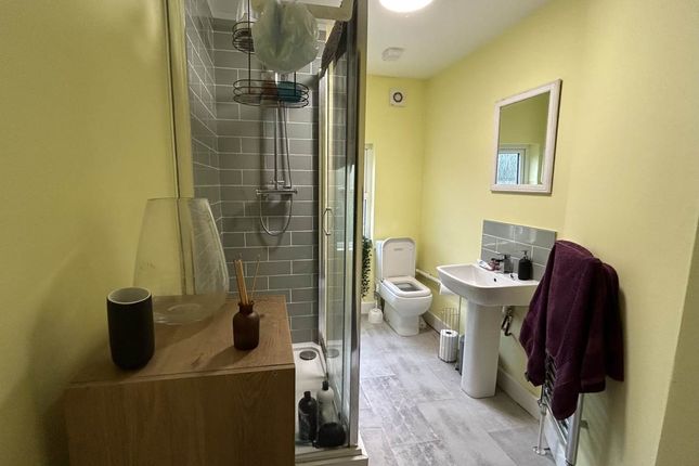 Flat 4, The Grove, Ithon Road, Llandrindod Wells LD1, 2 bedroom flat ...