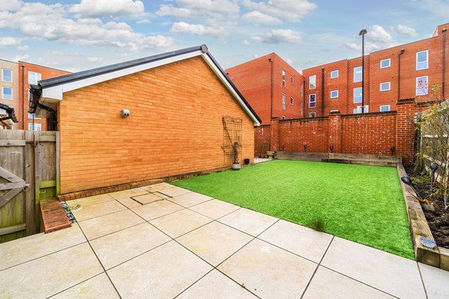 Wilson Crescent, Basingstoke RG21, 4 bedroom semi-detached house for ...