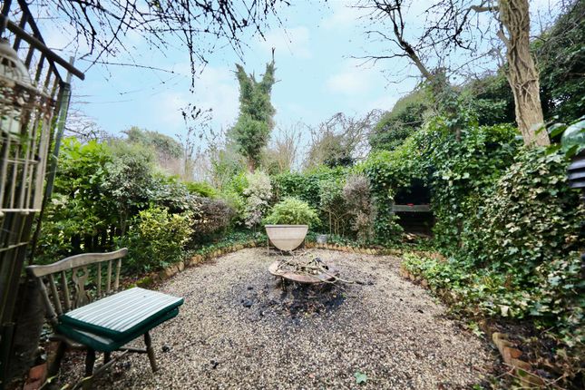 Hall Road, Hull HU6, 3 bedroom semi-detached house for sale - 69438807 ...