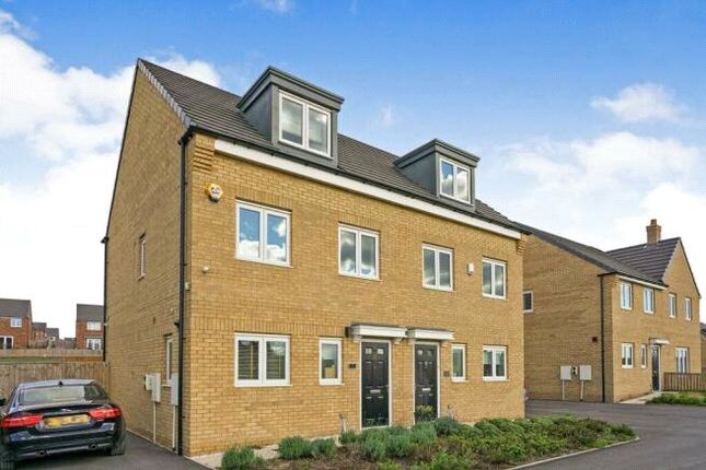 Blencarn Crescent, Seacroft, Leeds, West Yorkshire LS14, 3 bedroom semi ...