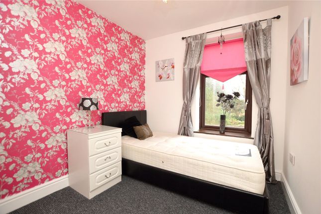 1 Tyersal House, Tyersal Lane, Bradford, West Yorkshire BD4, 4 bedroom ...