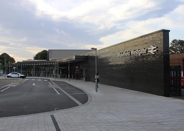 Retail premises to let in Wakefield Westgate Railway Station ...