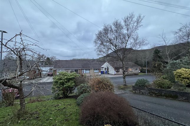 Arundel Close, Carrbrook, Stalybridge SK15, 4 bedroom semi-detached ...