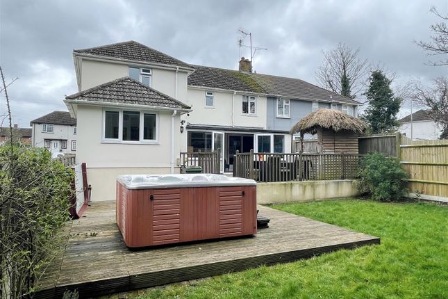 Elizabeth Avenue Newbury Rg14 4 Bedroom Semi Detached House For Sale