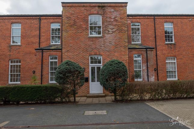 Whitecroft Park, Newport PO30, 3 bedroom flat for sale - 68867736 ...
