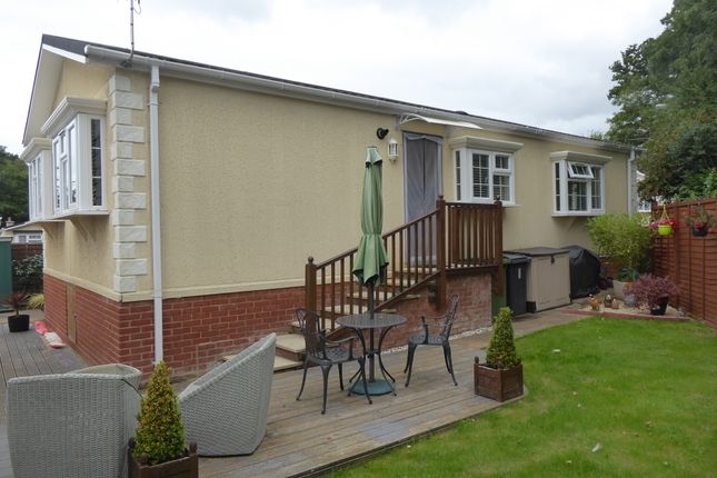 Houses for Sale in Sunningdale, Mobile Home Park, Colden Common ...