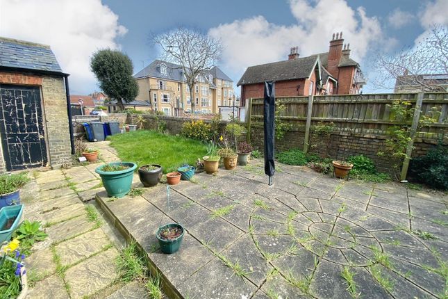 London Road South, Lowestoft, Suffolk NR33, 10 bedroom semi-detached ...