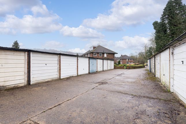 Swan Mill Gardens, Pixham, Dorking RH4, 2 bedroom maisonette for sale ...