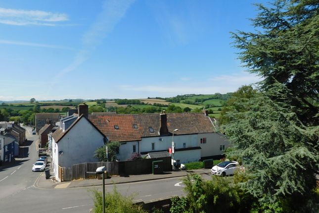 Castle Hill, Axminster EX13, 2 bedroom flat for sale - 62528535 ...