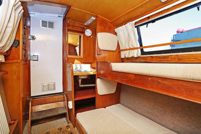 Packet Boat Marina, Packet Boat Lane, Uxbridge UB8, 2 bedroom houseboat ...