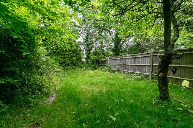 Balcombe Road, Horley, Surrey RH6, 3 bedroom semi-detached house for ...