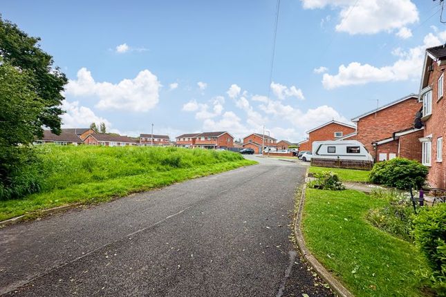 Oak Close, Moreton, Wirral CH46, 1 bedroom flat for sale - 67486335 ...