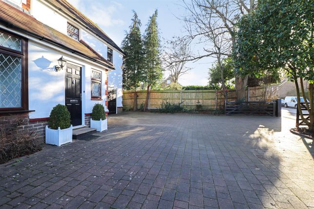 Rusper Road, Horsham RH12, 4 bedroom detached house for sale - 60465246 ...