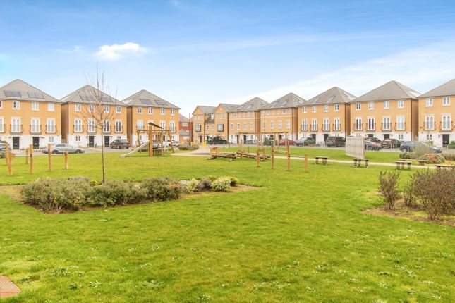 6 Sayers Way, Erith DA8, 2 bedroom flat for sale - 69239079 | PrimeLocation
