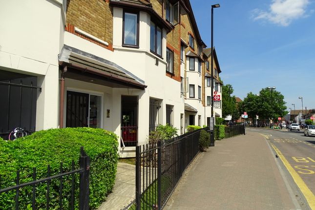 Homes to Let in Hanworth Road, Hounslow TW3 - Rent Property in Hanworth ...