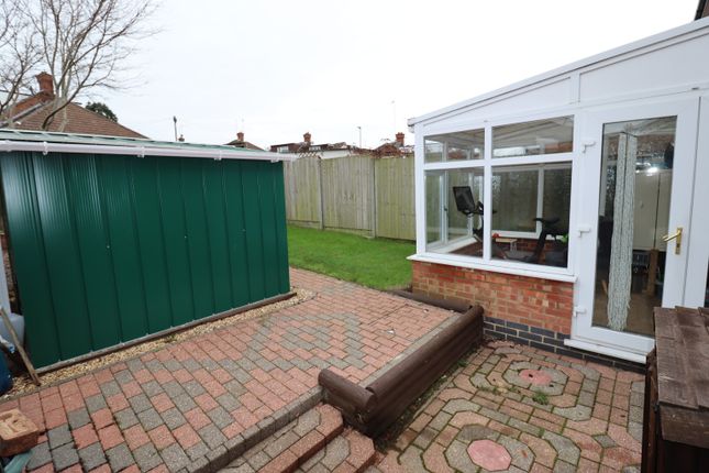 Photos of 40 Lyncrest Avenue, Duston, Northampton NN5 - 69047785 ...