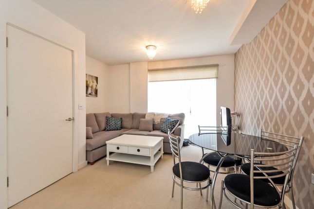 Forge Square, Isle Of Dogs, London E14, 2 bedroom flat for sale ...