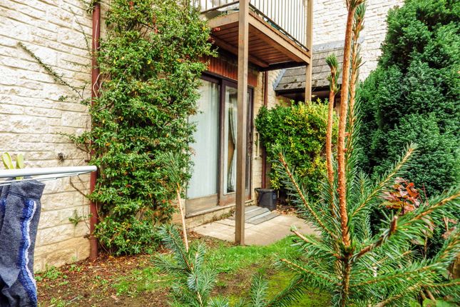 Evenlode Court, Witney, Oxfordshire OX28, 2 bedroom flat to rent ...