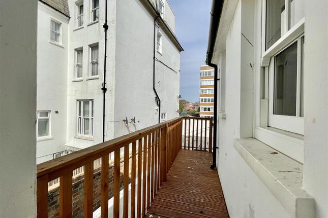 Shelbourne House, 53 Marina, Bexhill TN40, 3 bedroom flat for sale ...