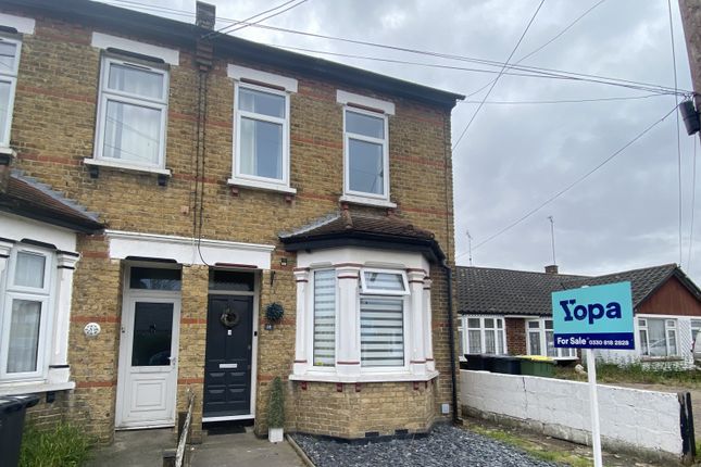 King Henry Drive Rochford Ss4 3 Bedroom Terraced House For Sale