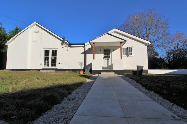 Bagshot Road, West End, Woking GU24, 3 bedroom detached bungalow for ...