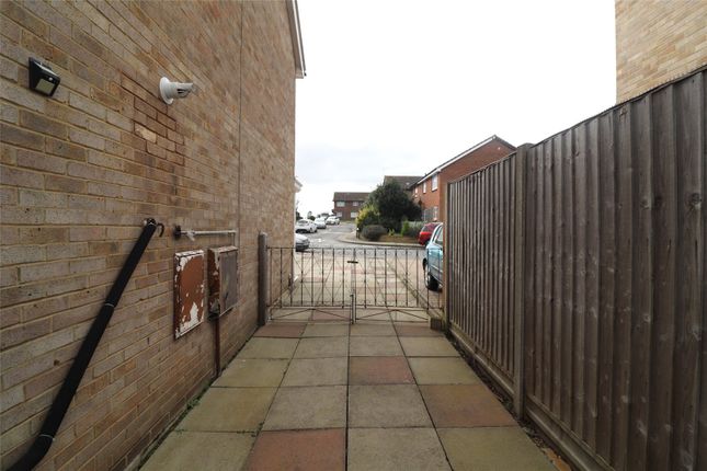 Wyatt Road, Crayford, Dartford DA1, 3 bedroom semi-detached house for ...