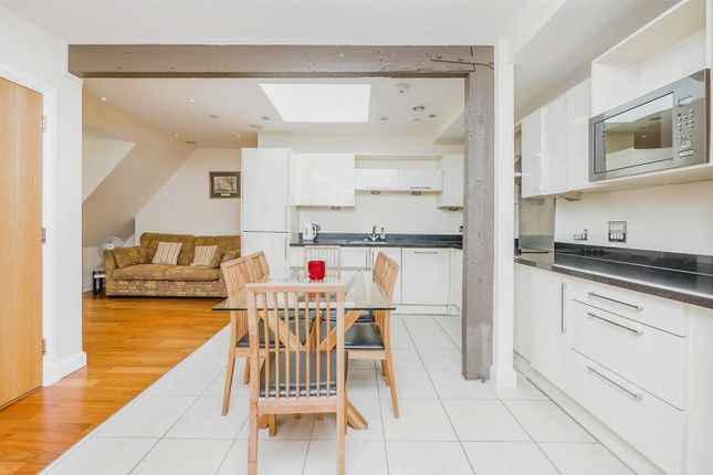 Barry Lane, Cardiff CF10, 2 bedroom flat for sale - 65592955 ...