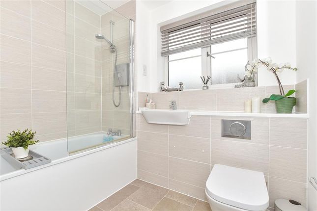 Alder Way, Faygate, Horsham, West Sussex RH12, 2 bedroom flat for sale ...