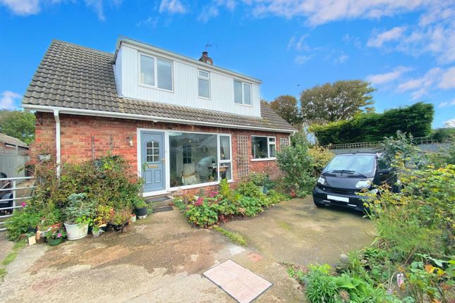 Homes for Sale in Golden Imp Chalets, Cliff Road, Hornsea HU18 - Buy ...