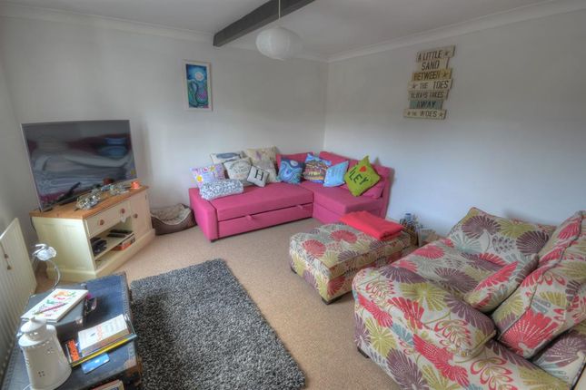 2 bed flat for sale in Queen Street, Filey YO14 - Zoopla