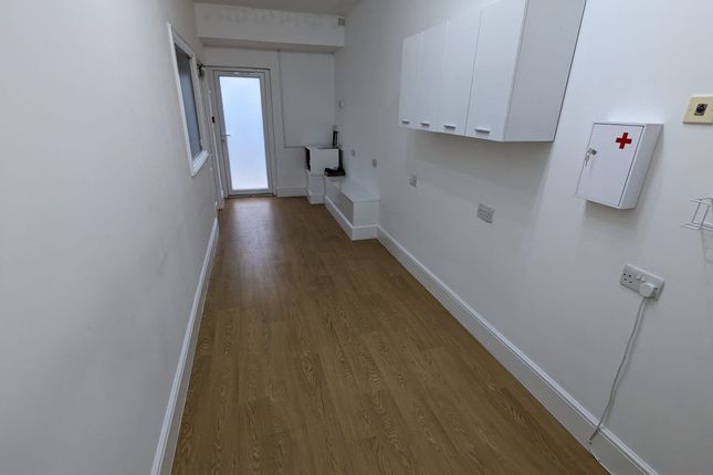 Clyne Common, Swansea SA3, retail premises to let - 68588701 ...